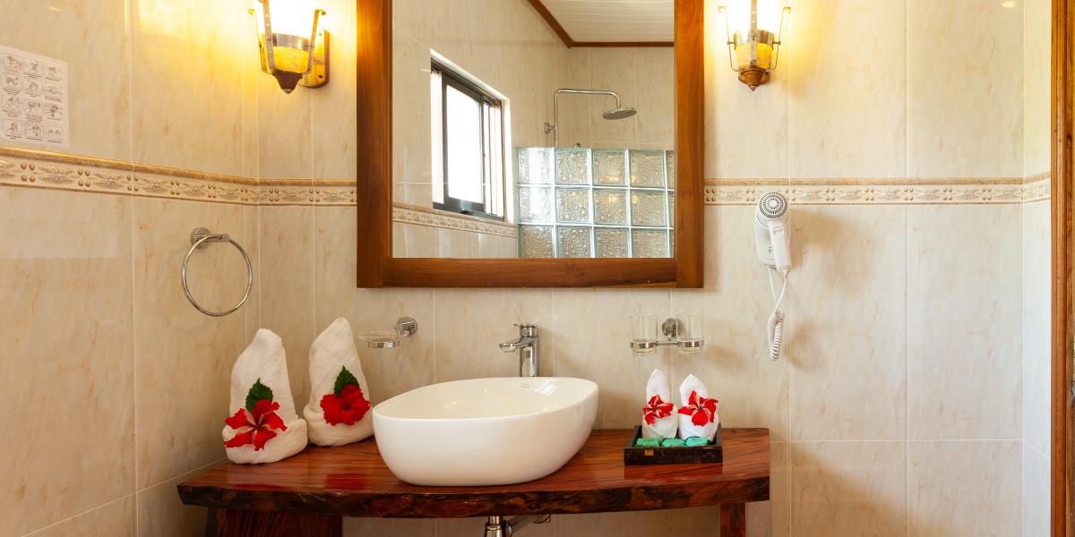 Villa "Villa Aya" on Praslin (Seychelles) - SeyVillas.com