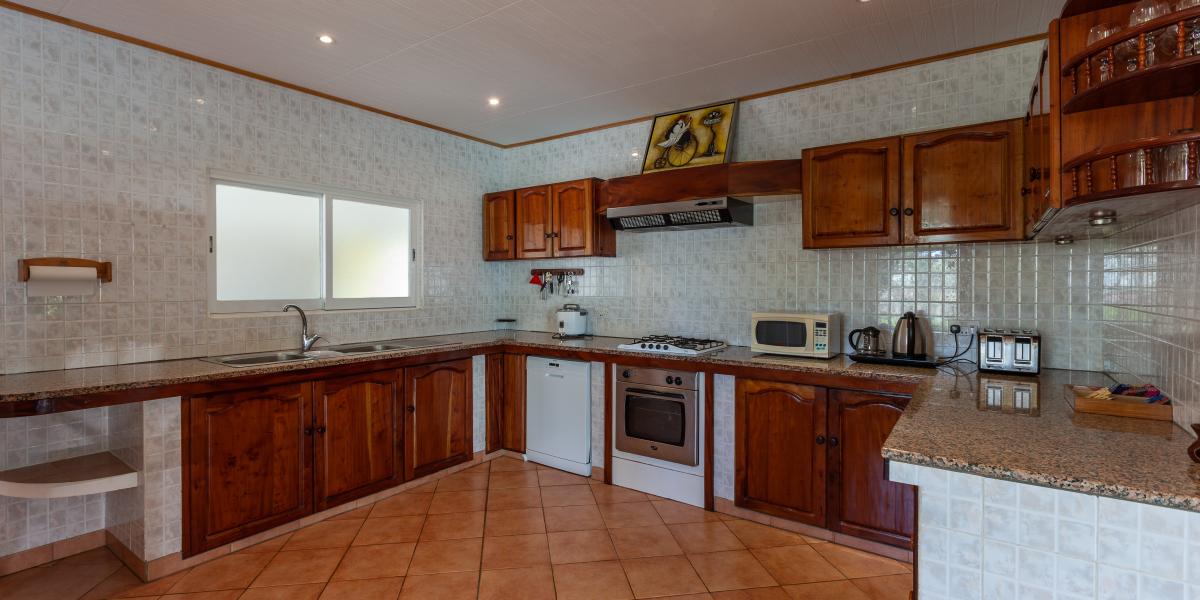 Villa "Villa Aya" on Praslin (Seychelles) - SeyVillas.com