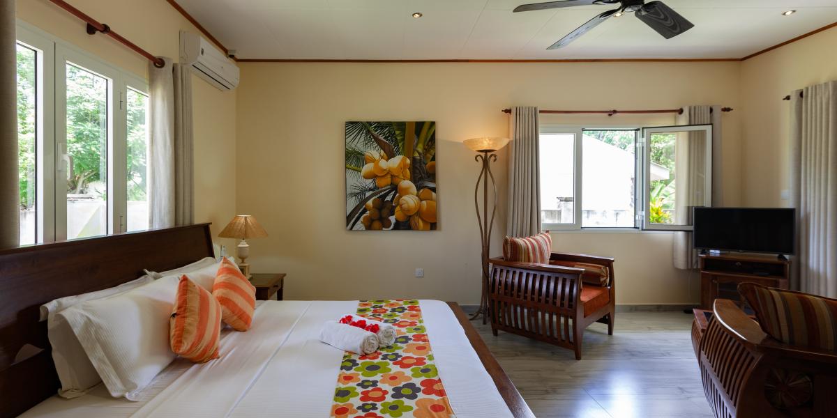 Villa "Villa Aya" on Praslin (Seychelles) - SeyVillas.com