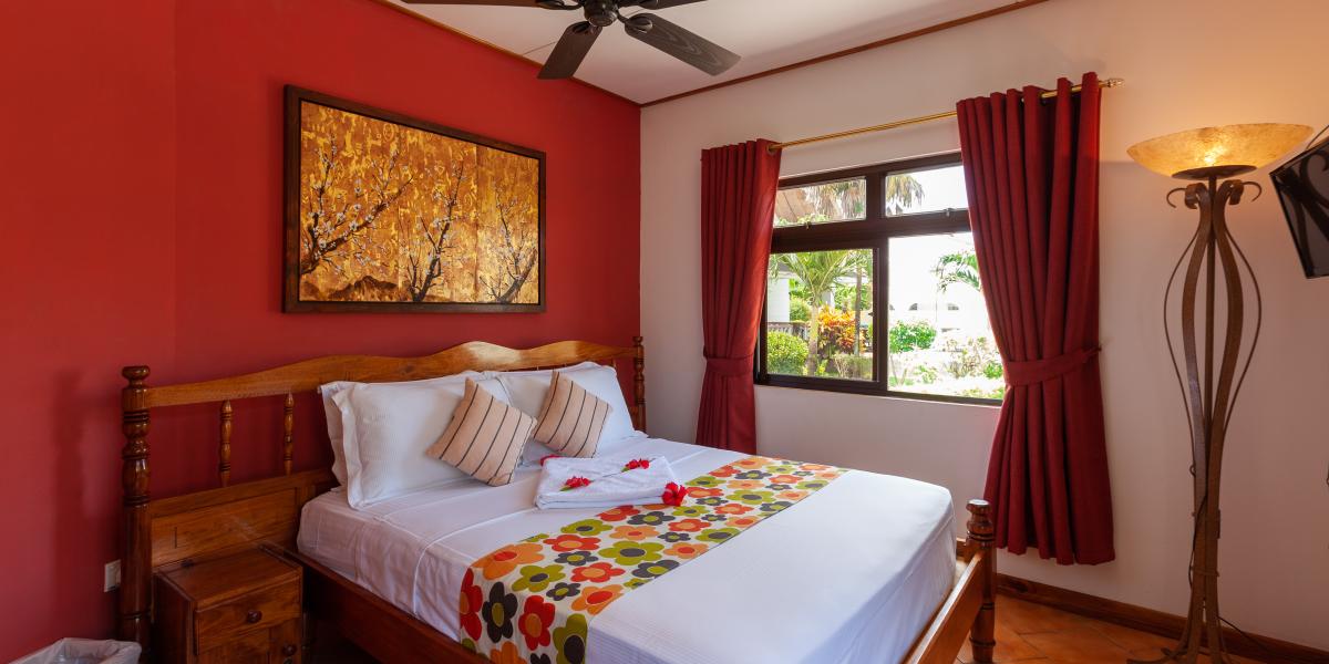 Villa "Villa Aya" on Praslin (Seychelles) - SeyVillas.com