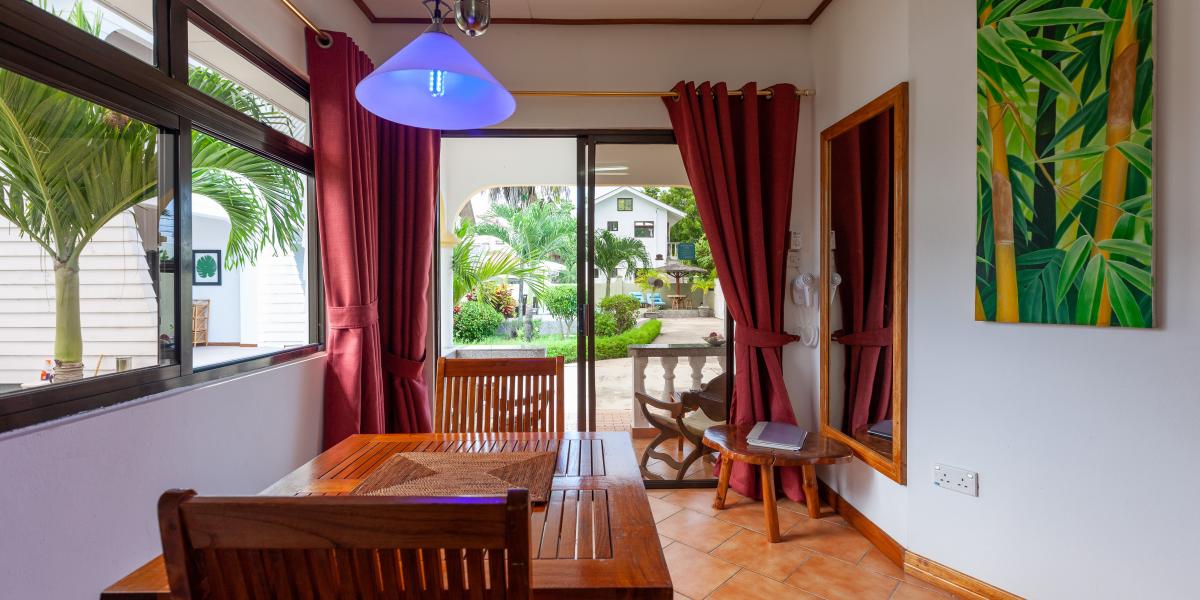 Villa "Villa Aya" on Praslin (Seychelles) - SeyVillas.com