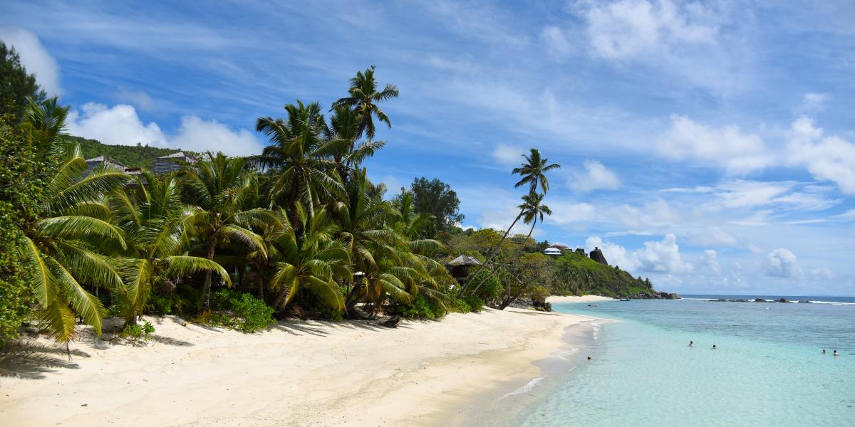 Strand "Anse Forbans" Mahé (Seychellen)