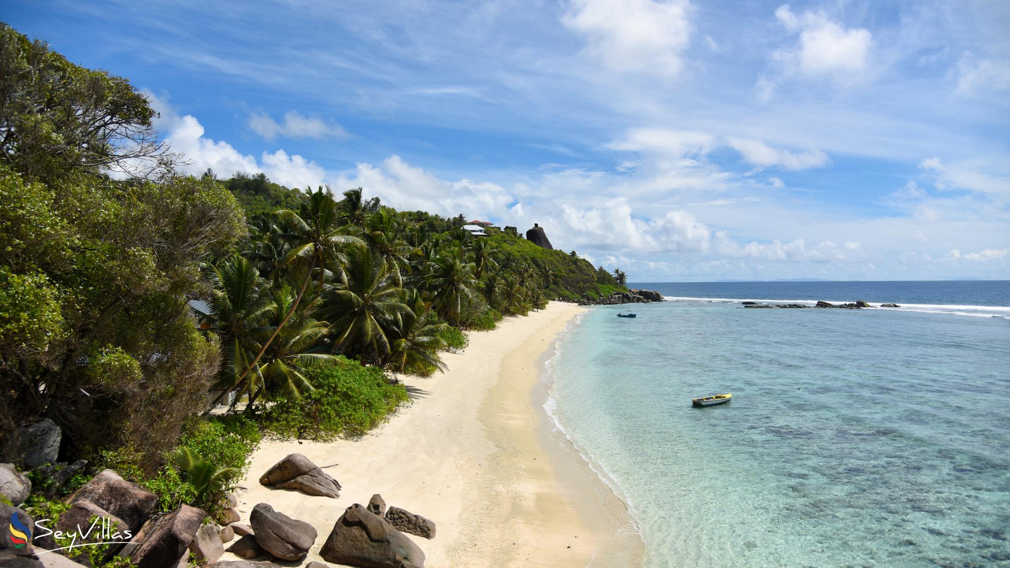 Strand "Anse Forbans" Mahé (Seychellen)