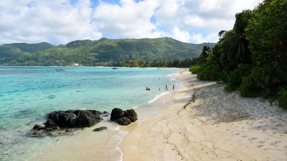 Beach "Anse Royale" Mahé (Seychelles)