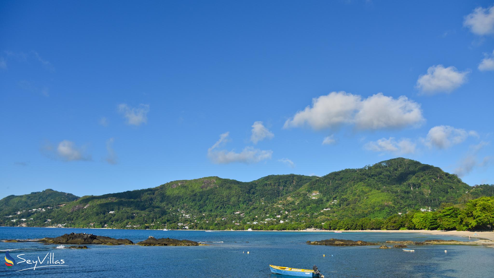 Beach "Beau Vallon" Mahé (Seychelles)