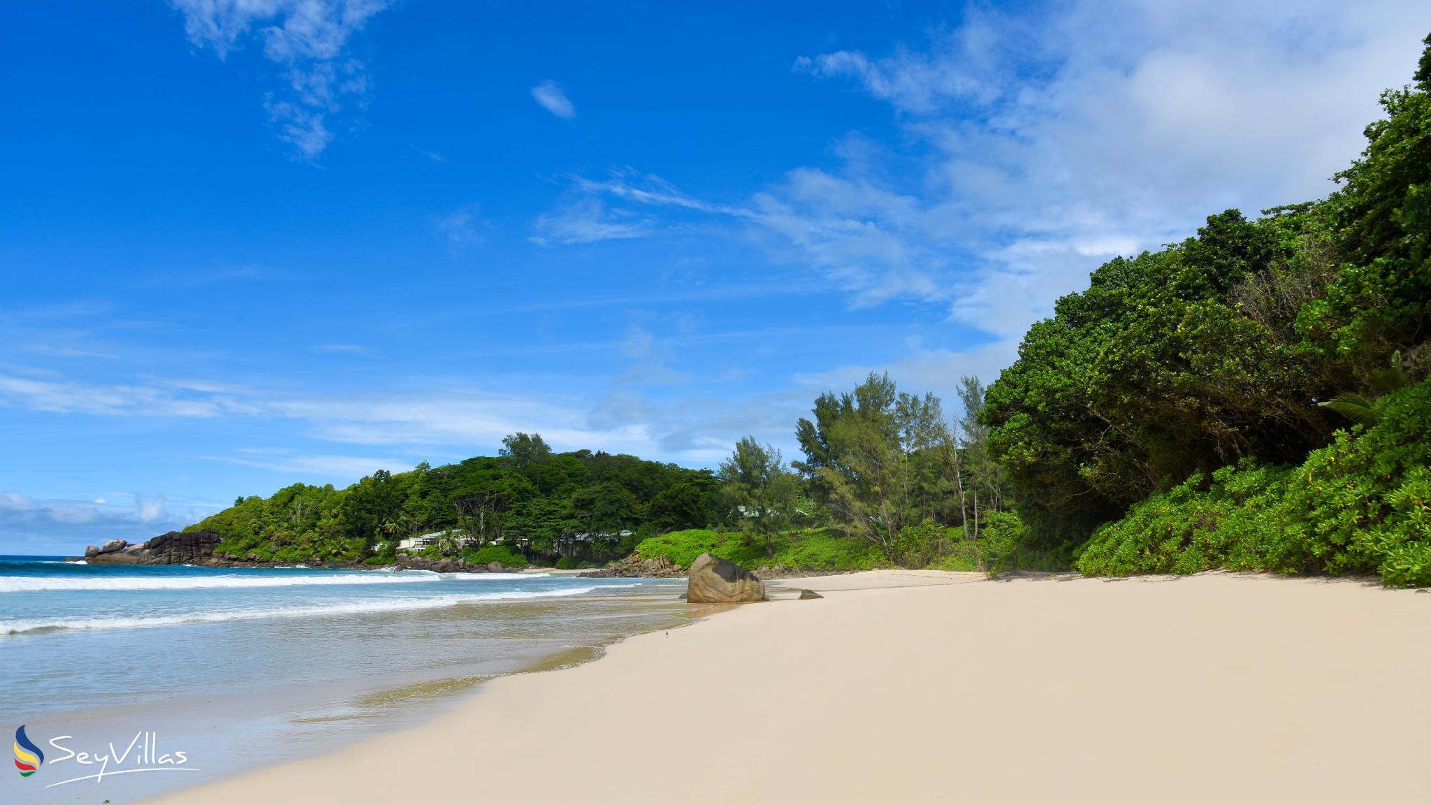 Strand "Grand Anse" Mahé (Seychellen)