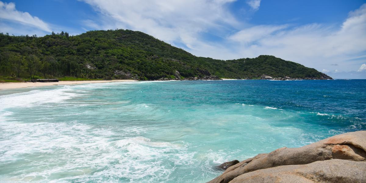 Strand "Police Bay" Mahé (Seychellen)