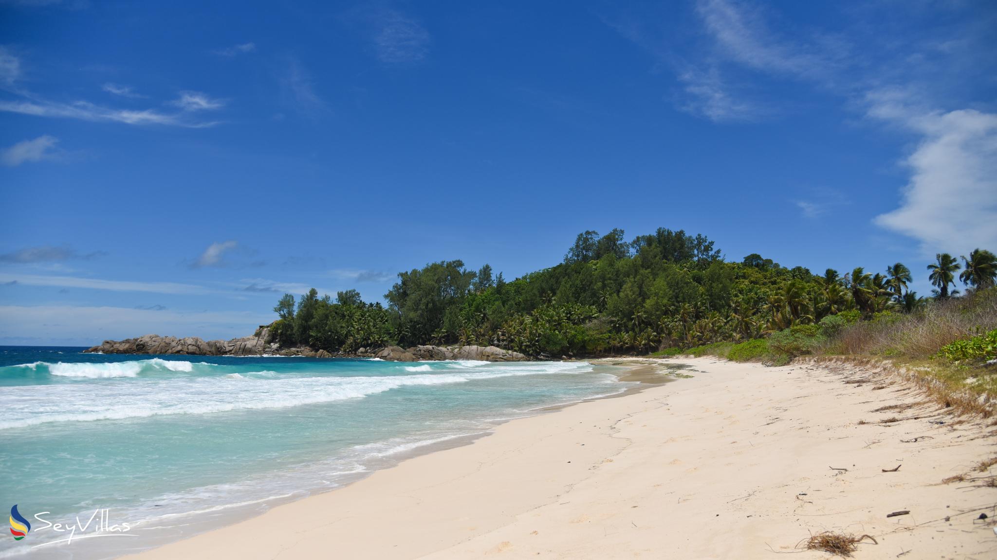 Beach "Police Bay" Mahé (Seychelles)