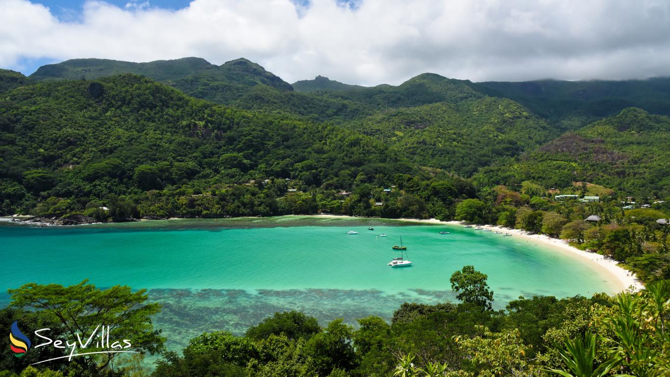Beach "Port Launay North Beach" Mahé (Seychelles)