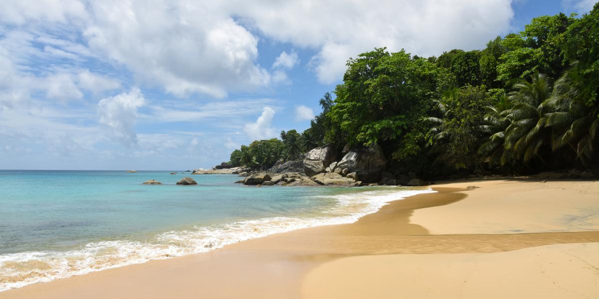 Beach "Sunset Beach" Mahé (Seychelles)