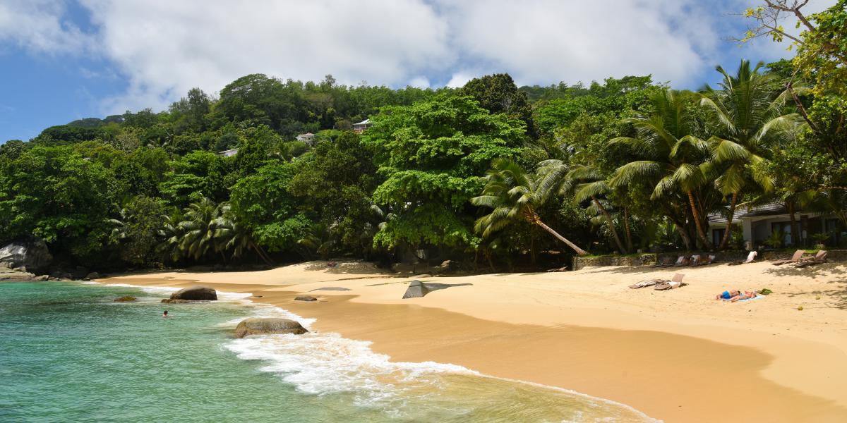 Beach "Sunset Beach" Mahé (Seychelles)