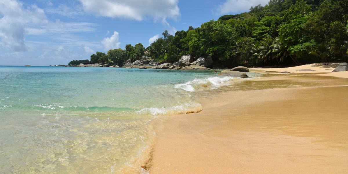 Beach "Sunset Beach" Mahé (Seychelles)