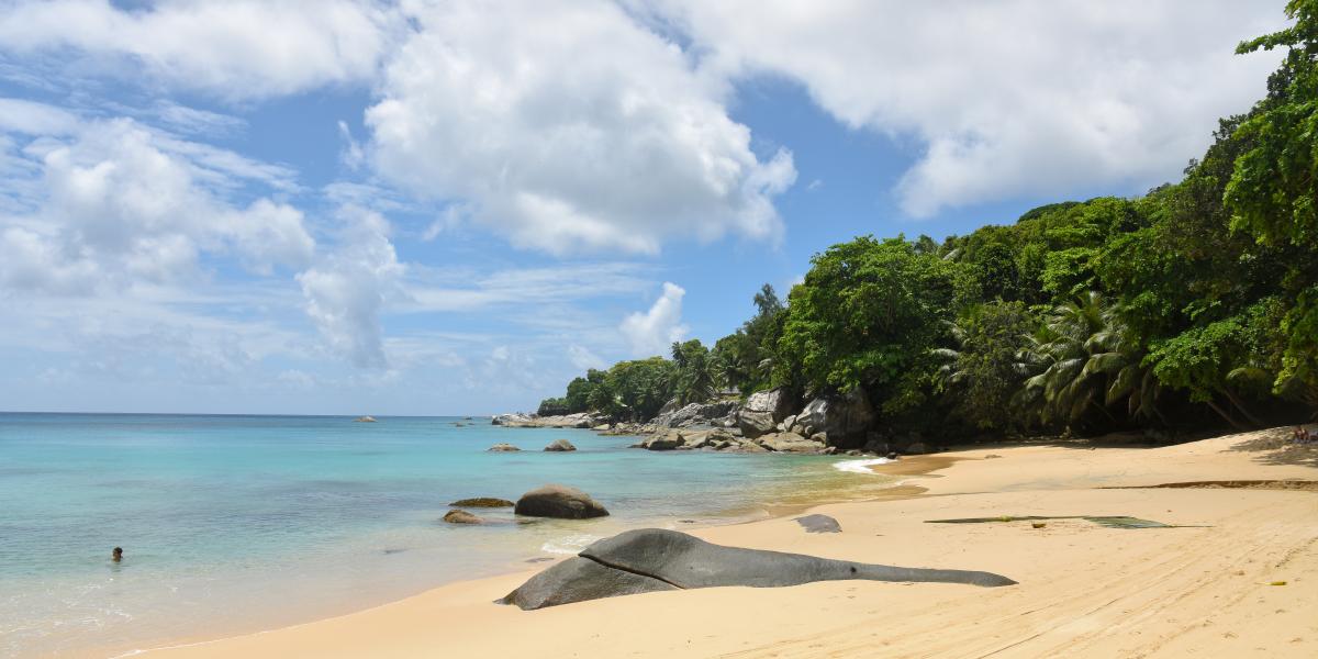 Beach "Sunset Beach" Mahé (Seychelles)