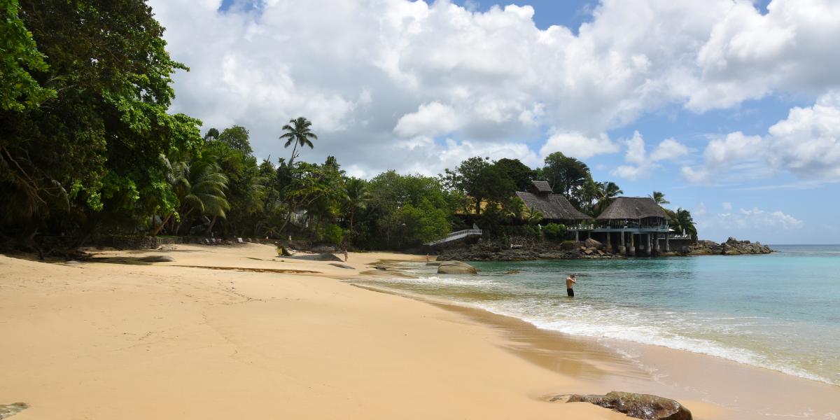 Beach "Sunset Beach" Mahé (Seychelles)