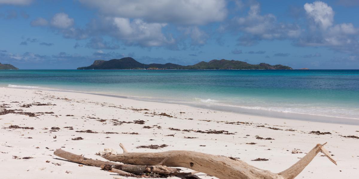 Beach "Anse Matelot" Praslin (Seychelles)