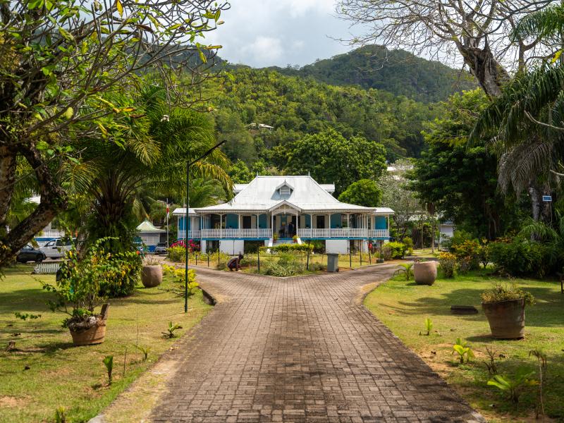 Praslin Tours | Excursions & Activities