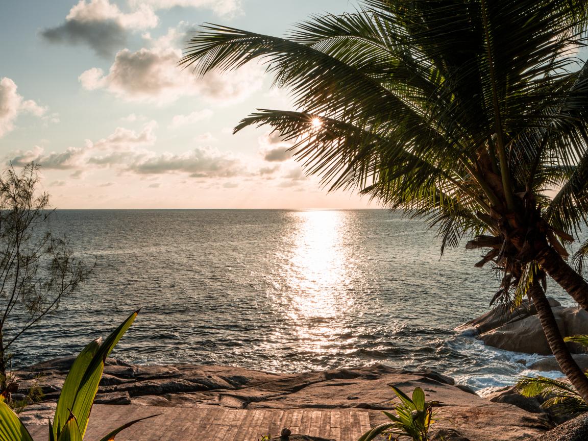 Excursion Mahé - Creole - Sunset Champagne On The Rocks - SeyVillas.com