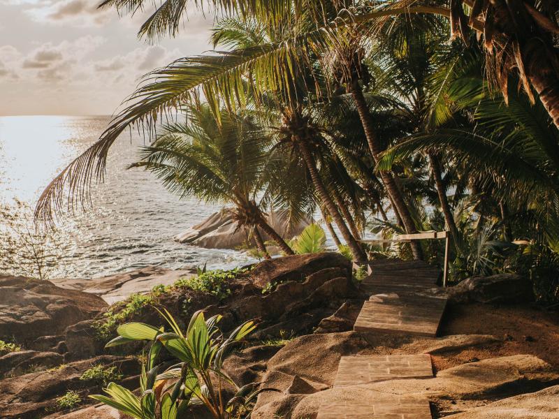 Excursion Mahé - Creole - Sunset Champagne On The Rocks - SeyVillas.com