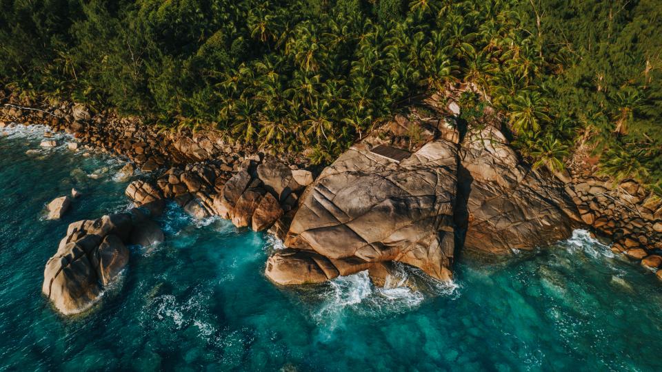 Excursion Mahé - Creole - Sunset Champagne On The Rocks - SeyVillas.com