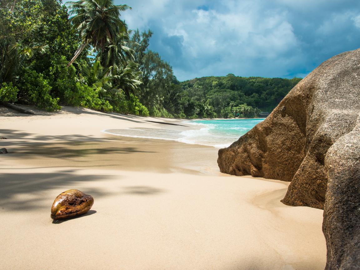 Discover the Islands of the Seychelles | Mahé, Praslin, La Digue & More