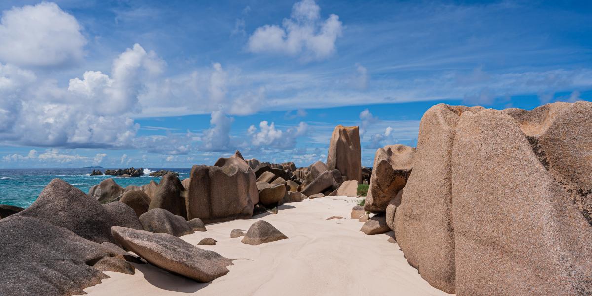 Hiking Trails & Advice for La Digue (Seychelles) | Seychelles Travel Guide