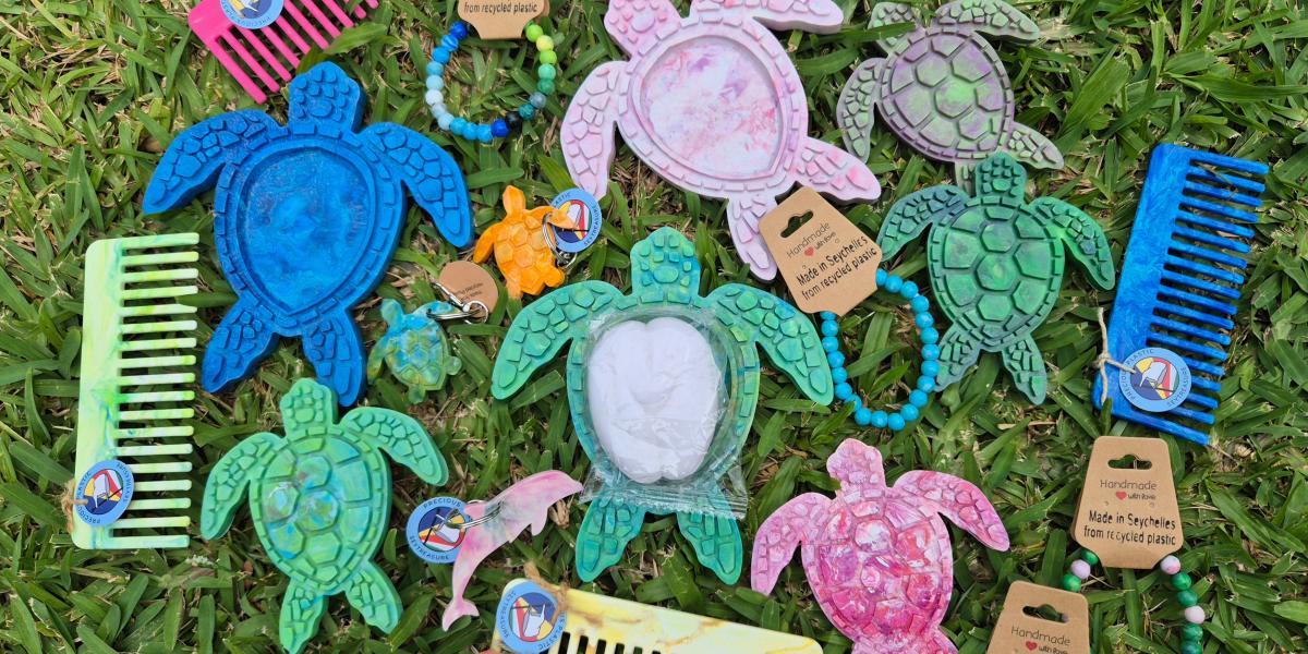 Environmental Protection in the Seychelles | UNESCO World Heritage, Vallée de Mai, Aldabra ...