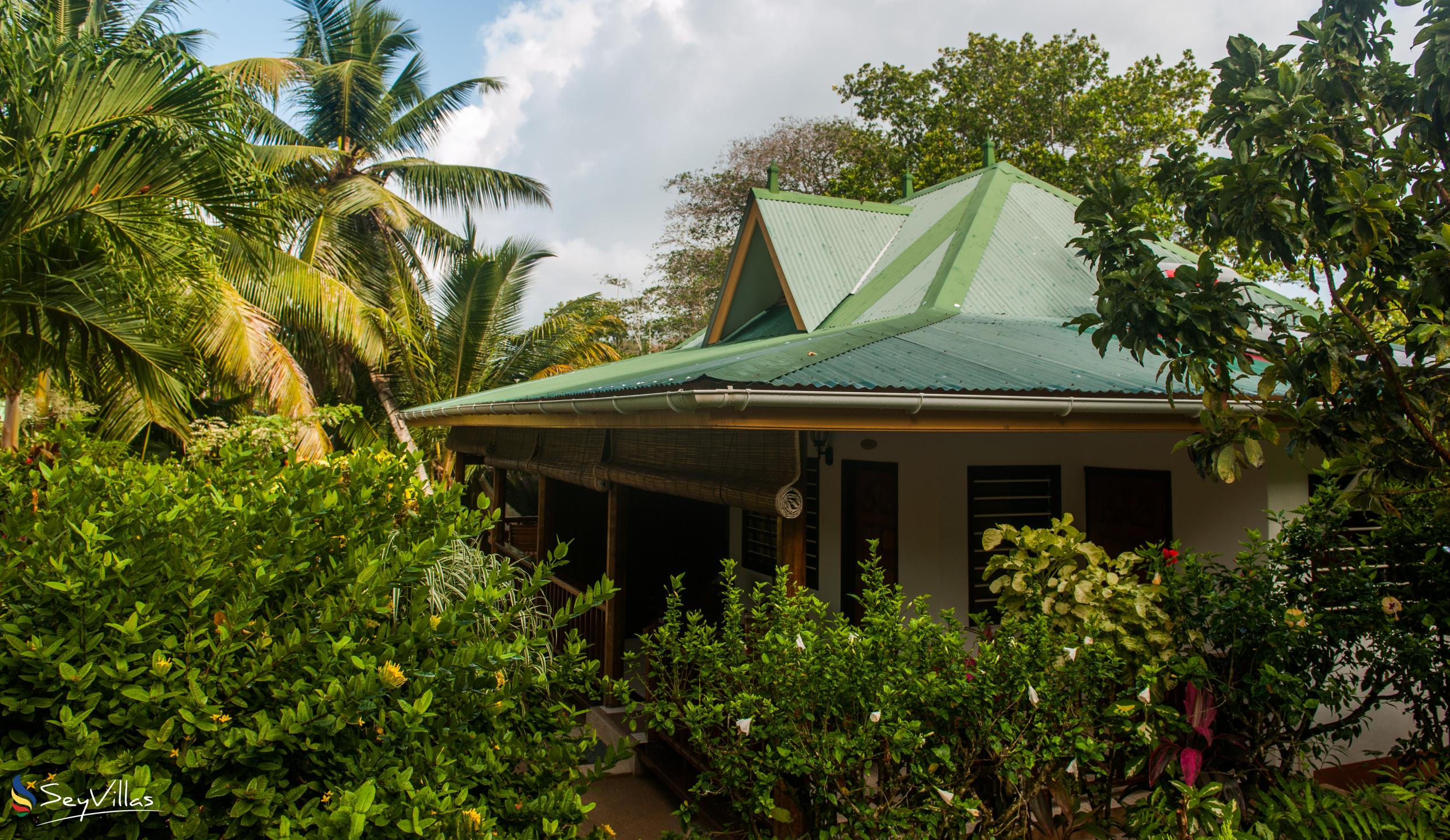 Cocotier Du Rocher Self Catering Apartments - Apartment - Outdoor area ...