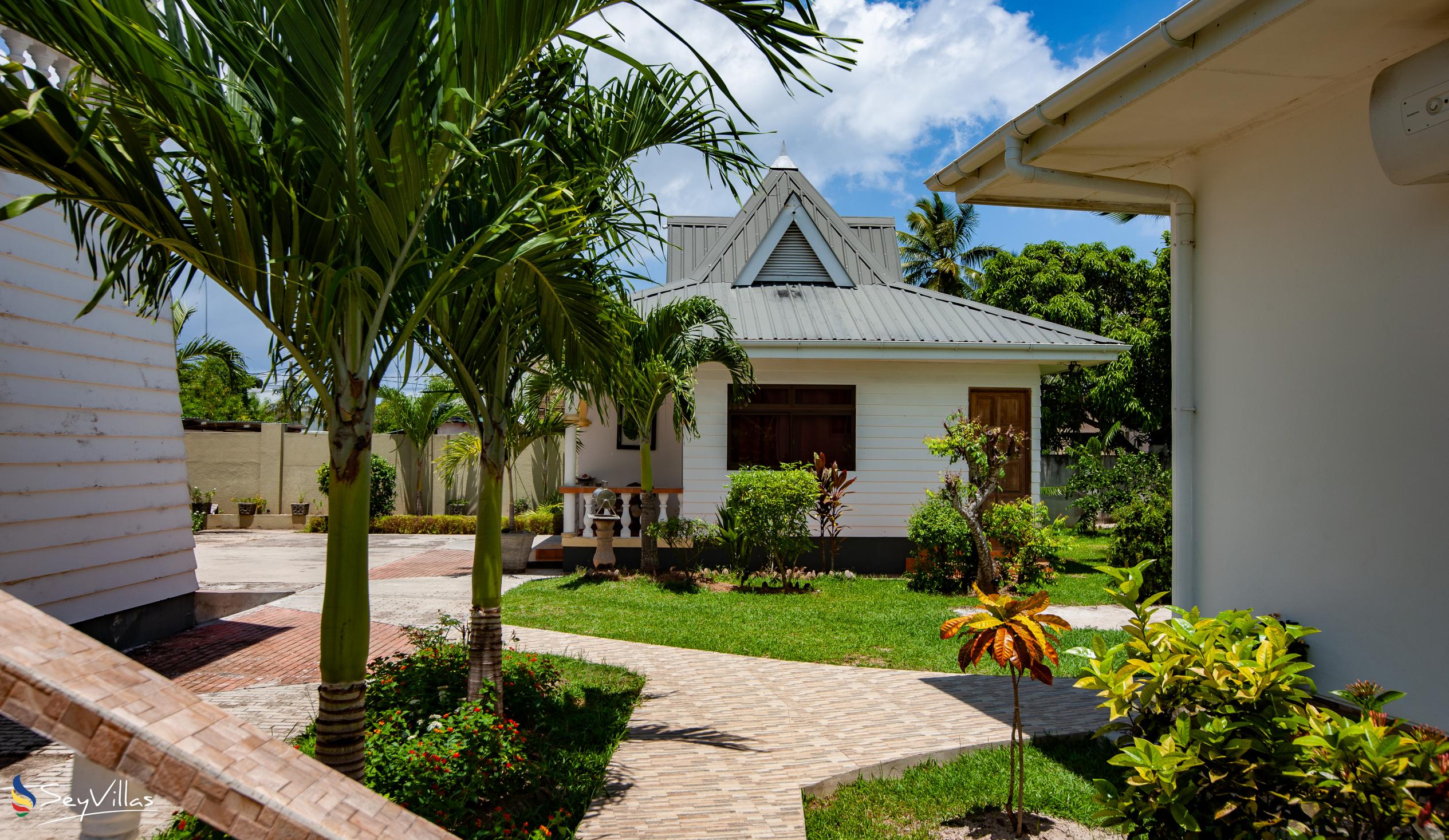 Villa "Villa Aya" on Praslin (Seychelles) - SeyVillas.com