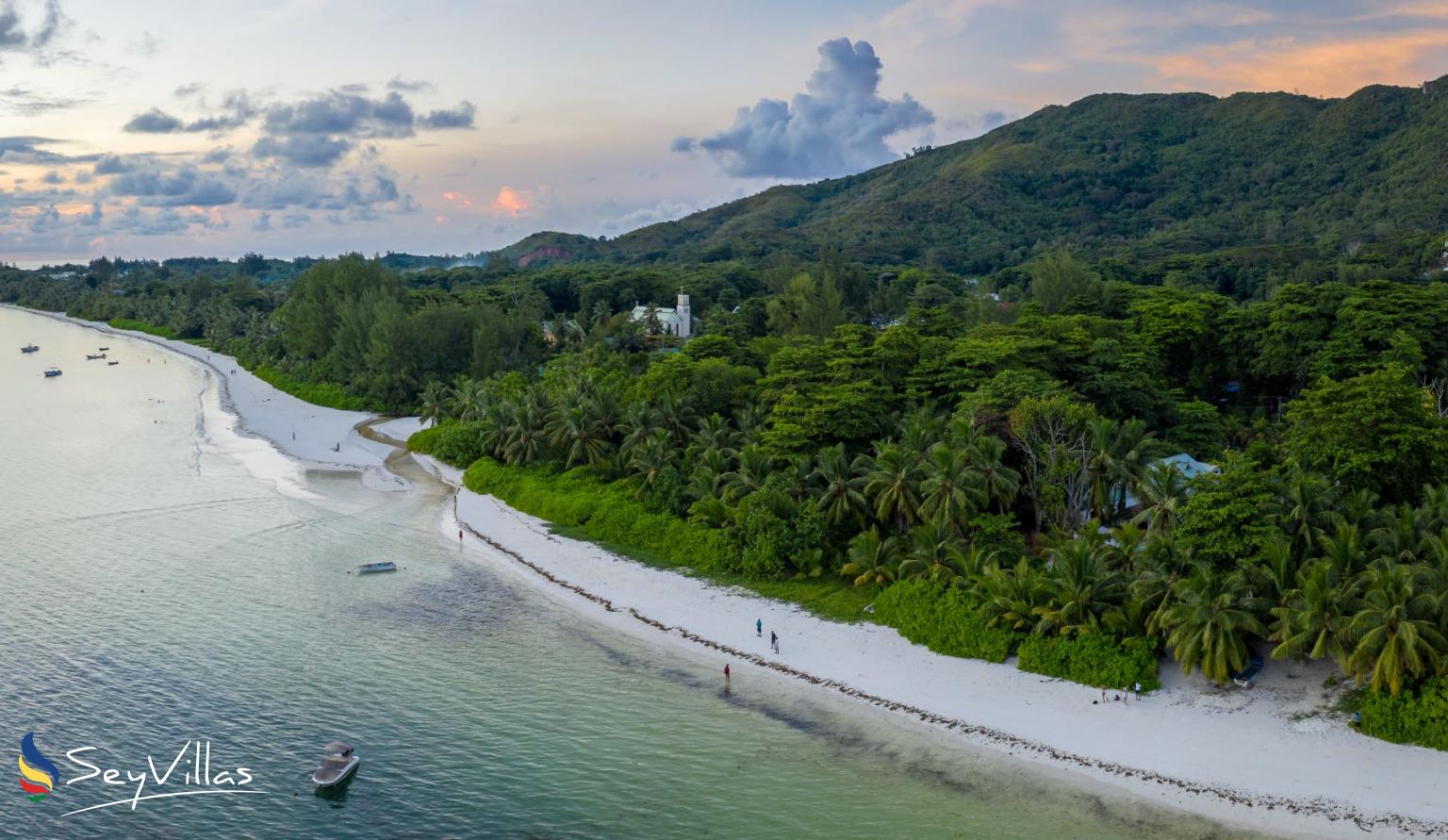 Bliss Hotel Praslin - Hotel - Outdoor area - Praslin (Seychelles) - Photo 2