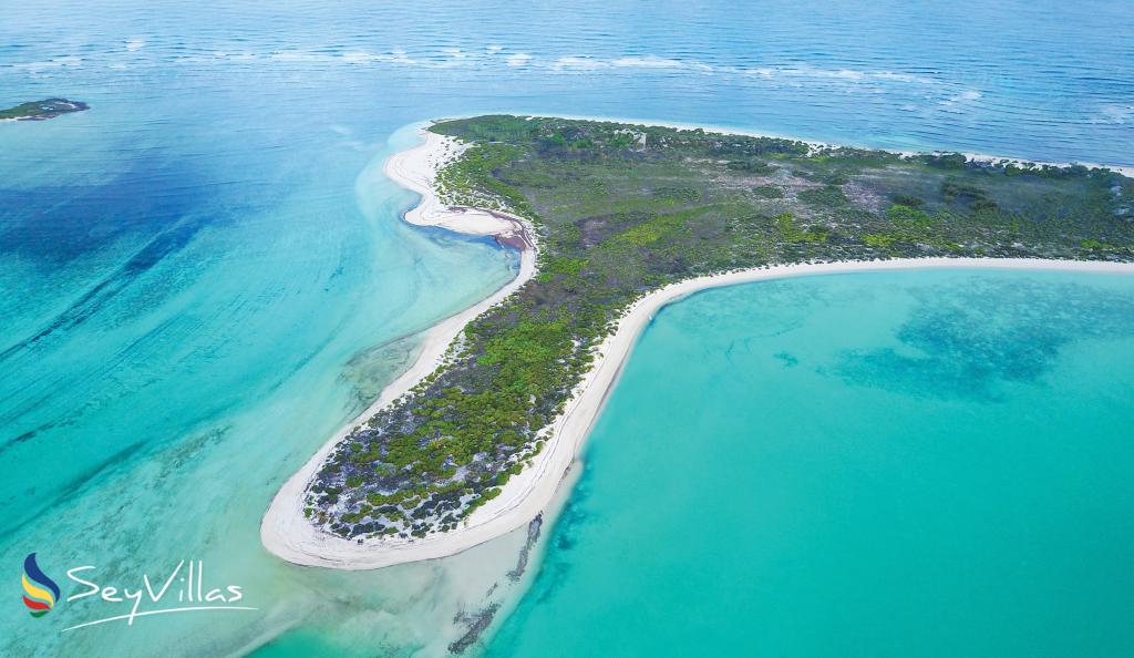 Resort "Cosmoledo Eco Camp" on Wizard Island (Seychelles) - SeyVillas.com