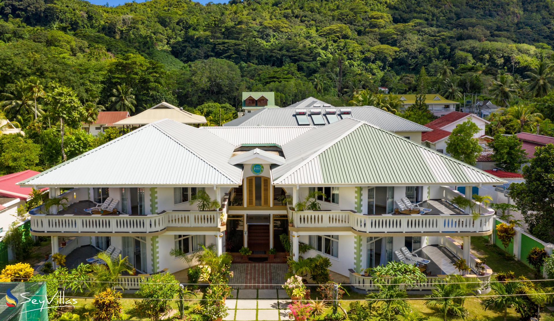 340 Degrees Mountain View Apartments - Apartment - Outdoor area - Mahé ...