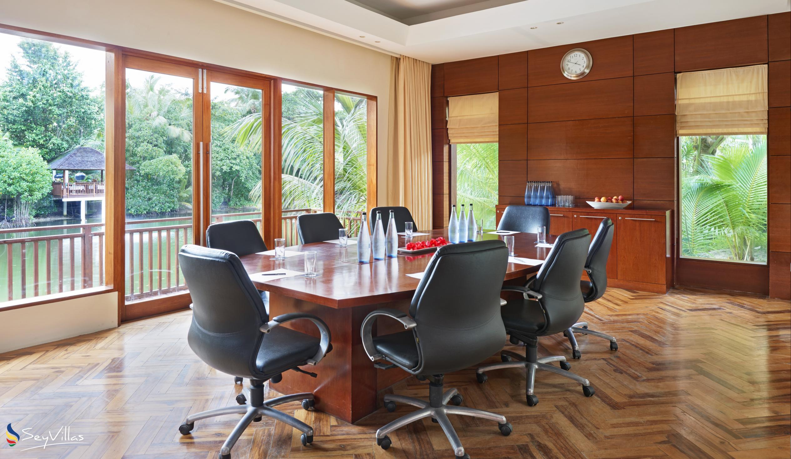 Hilton Seychelles Labriz Resort & Spa - Resort - Indoor area ...