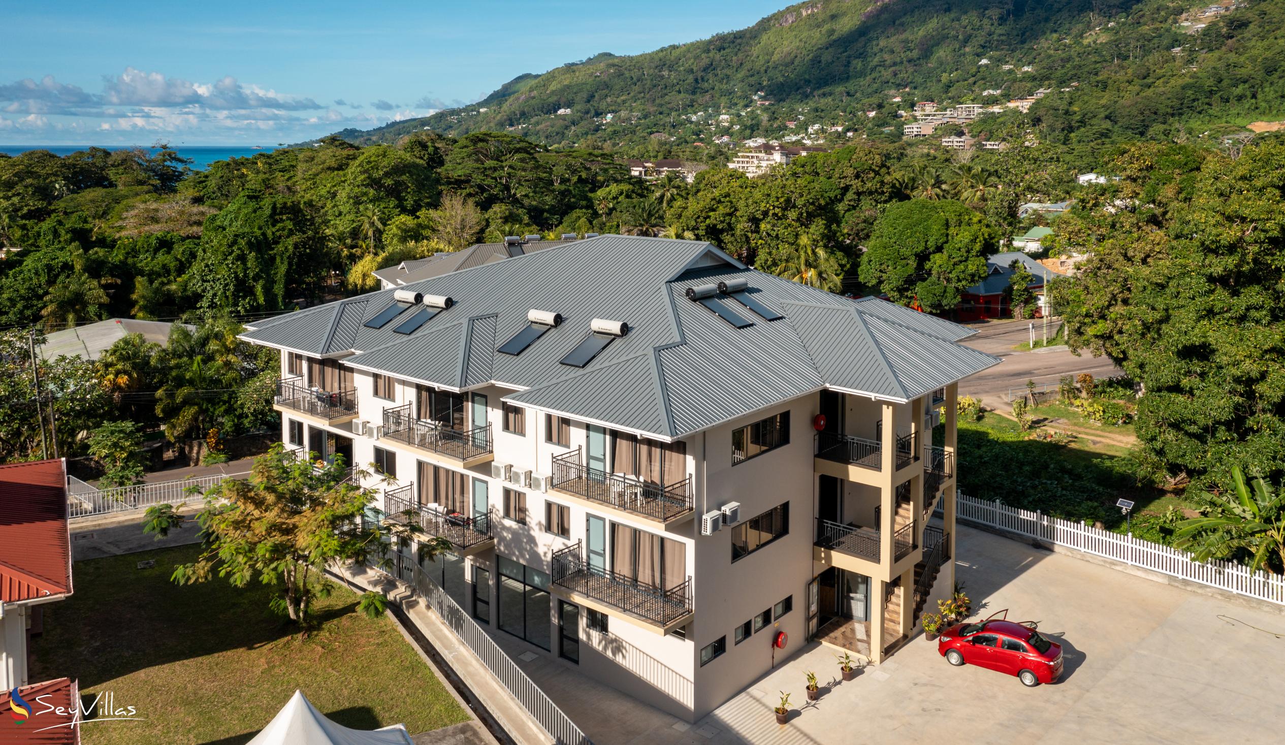 B Holiday Apartments - Apartment - Outdoor area - Mahé (Seychelles ...