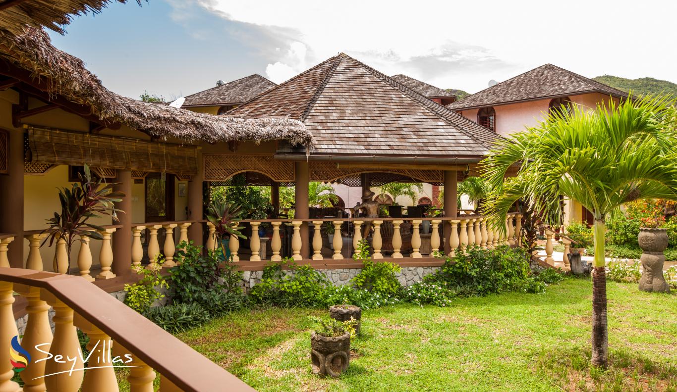 Hotel "Castello Beach Hotel" on Praslin (Seychelles) - SeyVillas.com