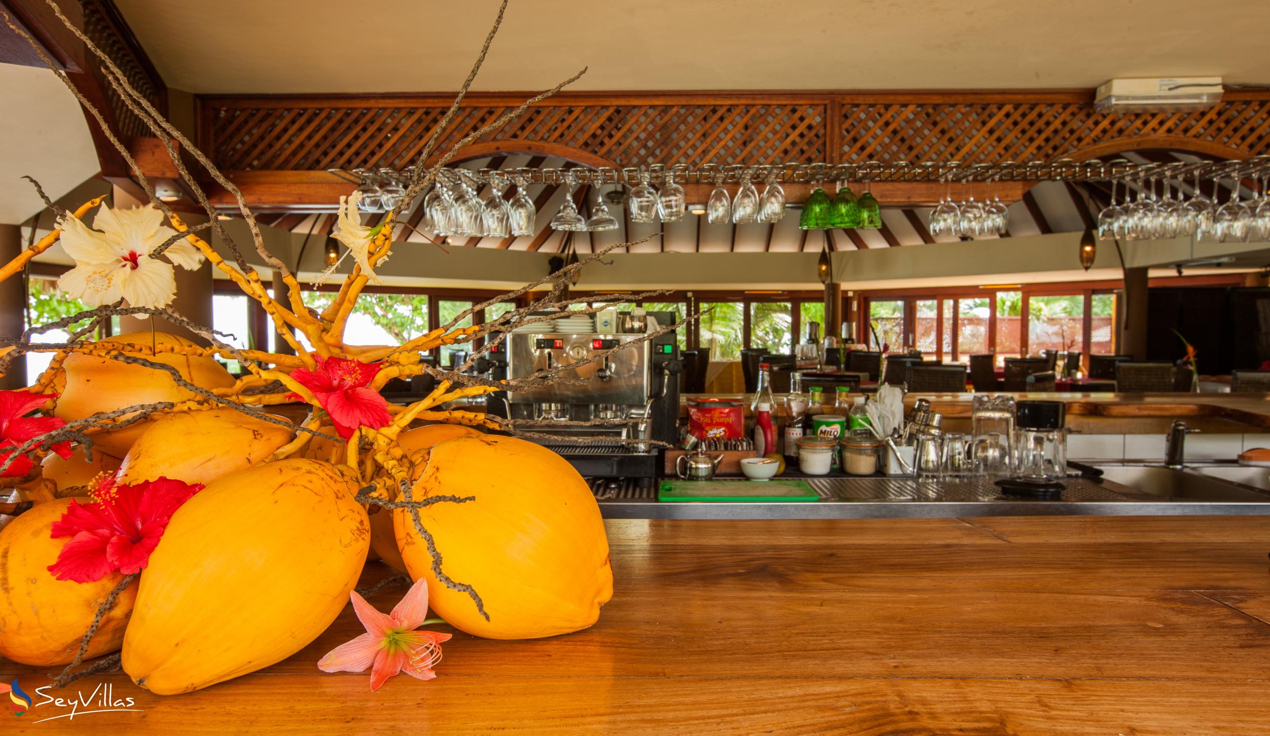 Castello Beach Hotel - Hotel - Indoor area - Praslin (Seychelles ...